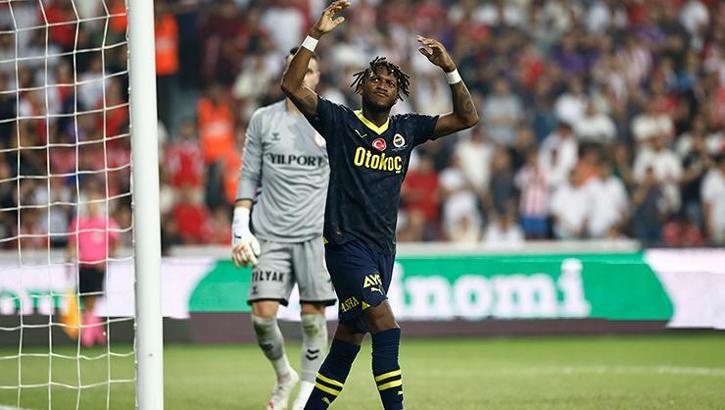 Fred'den takım arkadaşları ve Fenerbahçe taraftarına tebrik - Fanatik ...