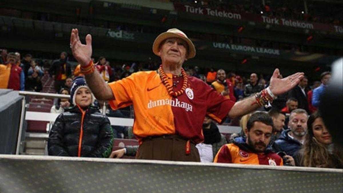 Setrak Yelegen'e çirkin saldırı! - Fanatik Gazetesi Galatasaray (GS ...