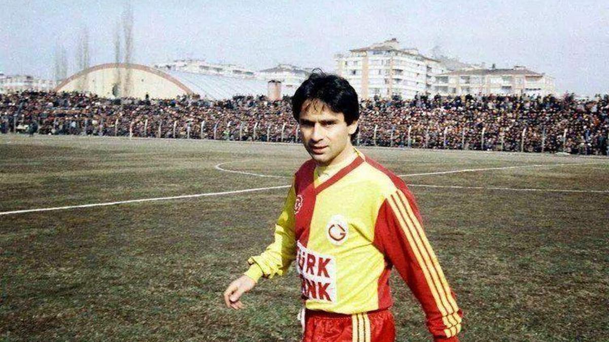 Türkiye'nin unutulmaz futbolcusu (küçük dev adam) İlyas Tüfekçi'ye ...