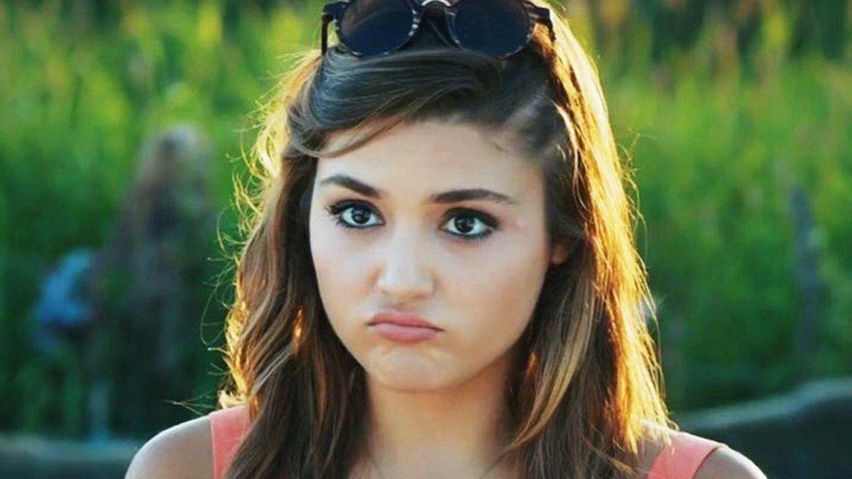 Hande Erçel'in Büyük Reyting Umuduyla Kabul Ettiği Dizisi Siyah İnci ...