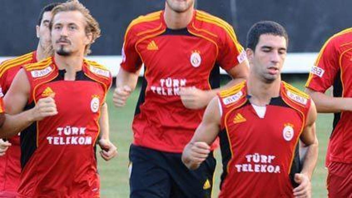 Arda ve Ayhan'dan toplantı - Fanatik Gazetesi Galatasaray (GS ...