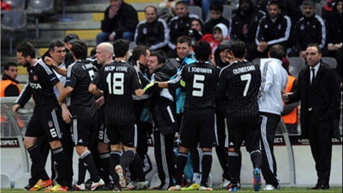 Beyaz sayfa - Fanatik Gazetesi Beşiktaş (BJK) Haberleri - Spor