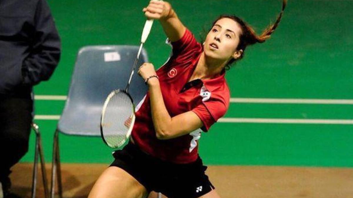 Milli badmintoncular Özge Bayrak ve Emre Lale'den Anneler Günü mesajı ...