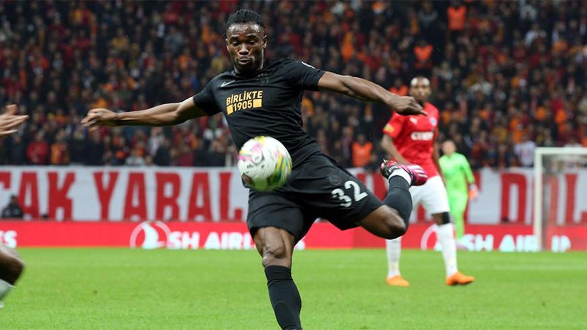 Sam Adekugbe, maç sonunda Christian Atsu'yu andı - Fanatik Gazetesi ...