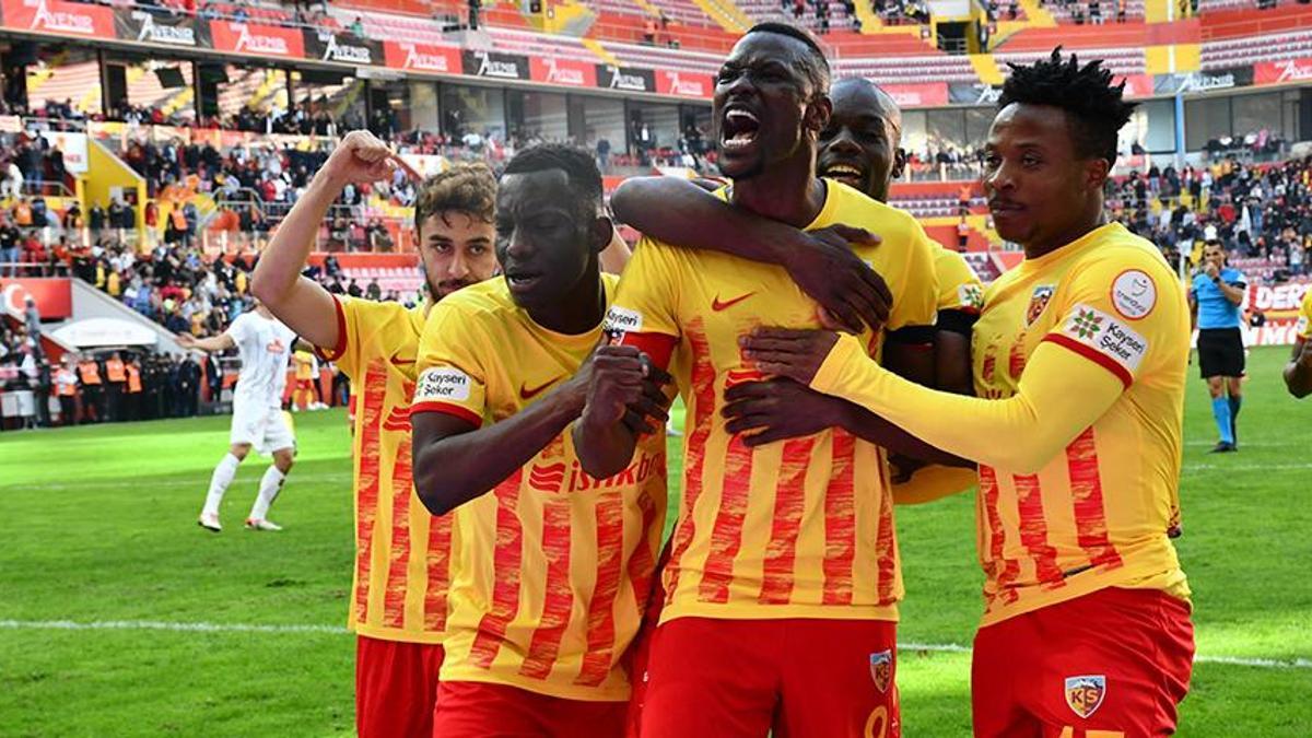 Kayserispor'dan Mame Thiam harekatı! Teklif yapıldı... - Fanatik ...