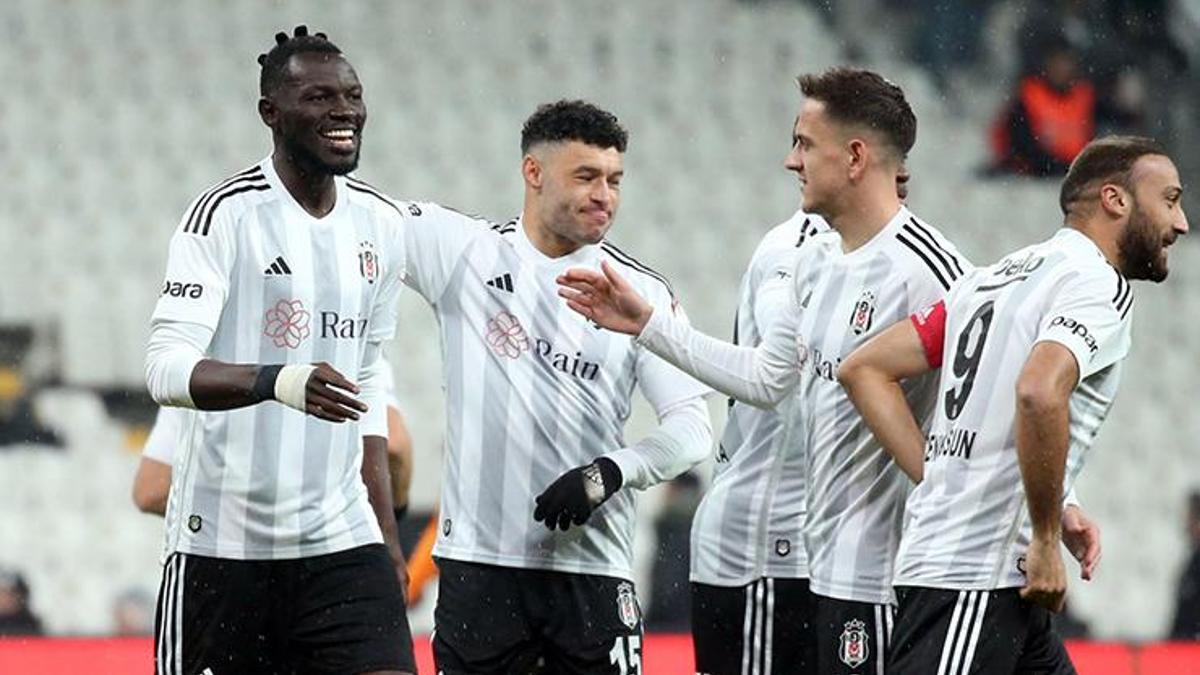 Beşiktaş'ın golcü stoperi Omar Colley, Vincent Aboubakar'ı yakaladı ...