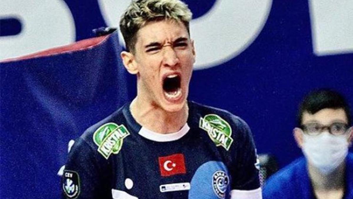 Milli voleybolcu Efe Mandıracı İtalya'nın Piacenza takımına transfer ...
