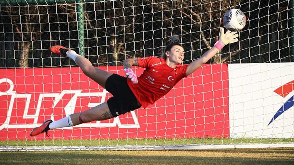 Selda Akgöz: Play-Off'a ekstra motiveyiz - Fanatik Gazetesi Futbol ...