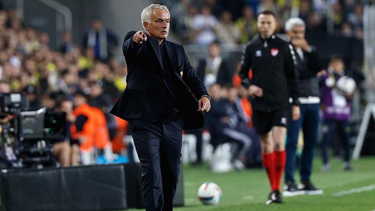 Fenerbahçe'de Jose Mourinho ezberleri birer birer bozdu! - Fanatik ...