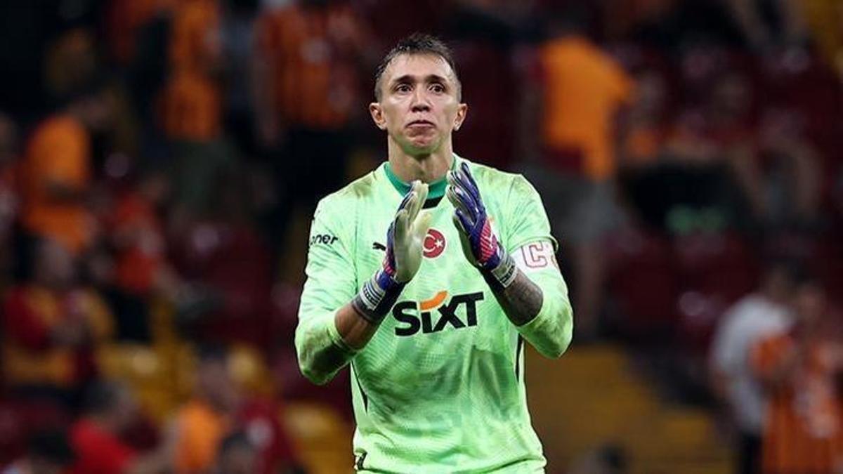 Galatasaray'da Muslera kalesini kapatamıyor, eskileri mumla aratıyor ...