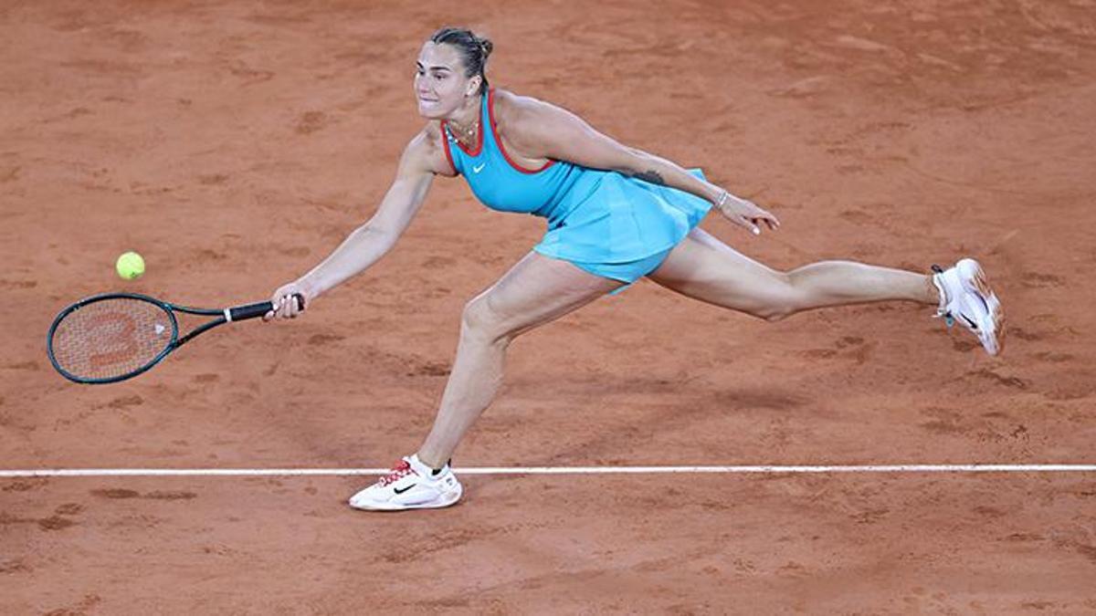 Sabalenka ends Swiatek's run in epic Roland-Garros semi-final