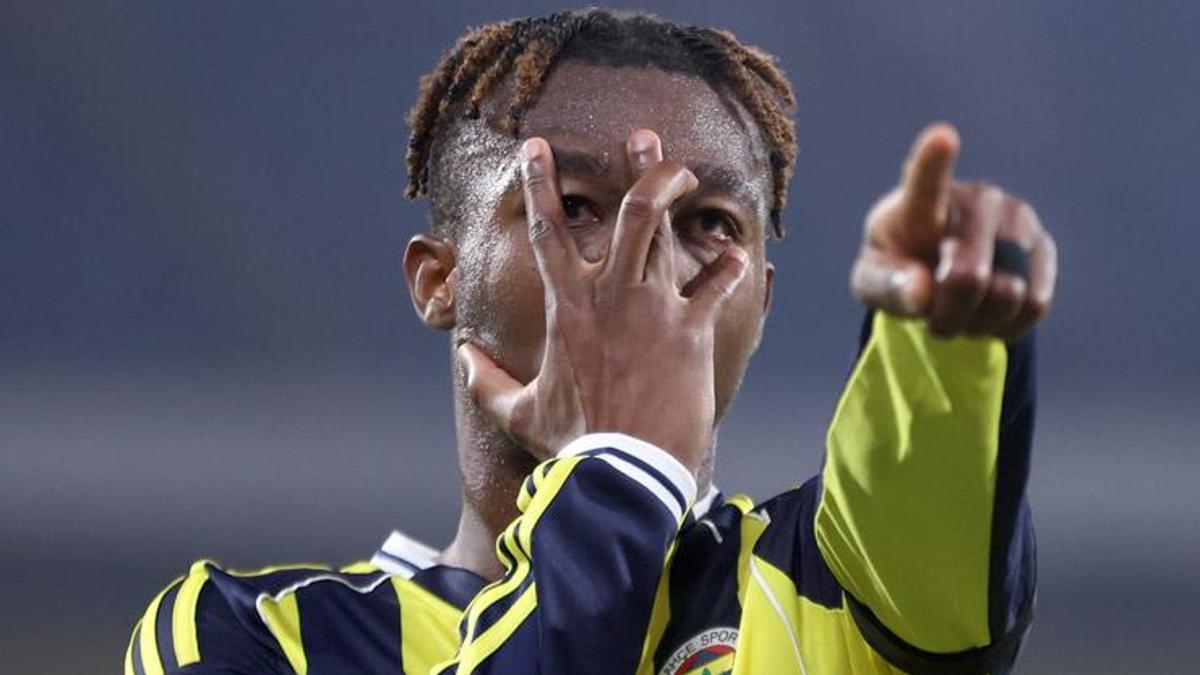 Dorgeles Nene on stage for the first time in Kadikoy! She scored her ...