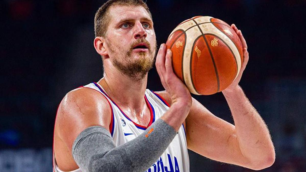 What Is a Field Goal in Basketball? Definition, Scoring, and Types of Shots