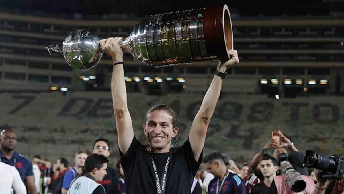 Flamengo extend manager Filipe Luis' contract until 2027