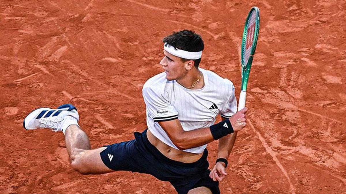 Jakub Mensik Becomes Youngest Czech Grand Slam Semifinalist as Mirra ...