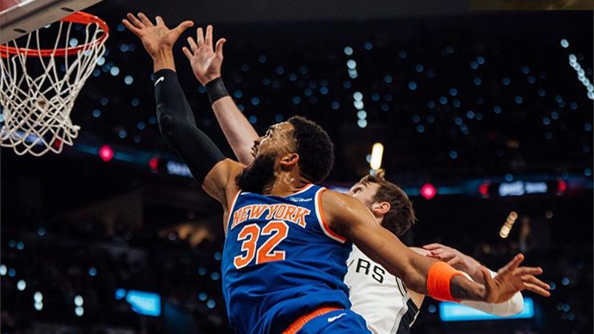New York Knicks take 2-0 lead in NBA finals series